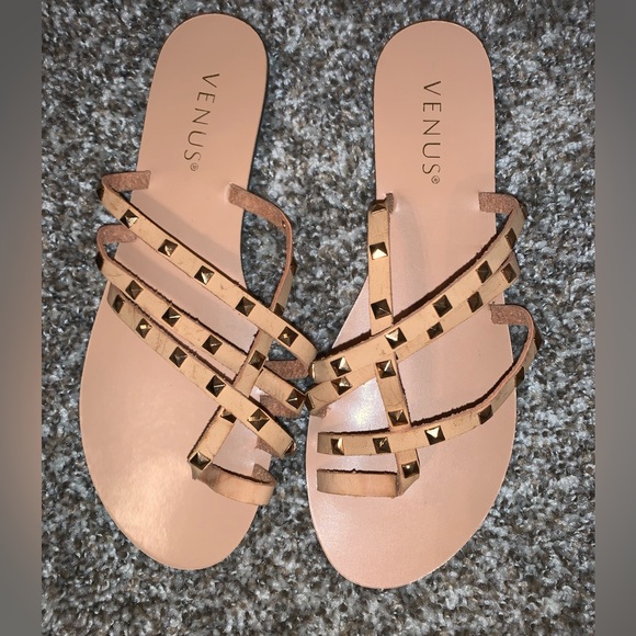 VENUS | Shoes | Venus Tan Leather With Gold Accent Strappy Sandals Sz 7 ...